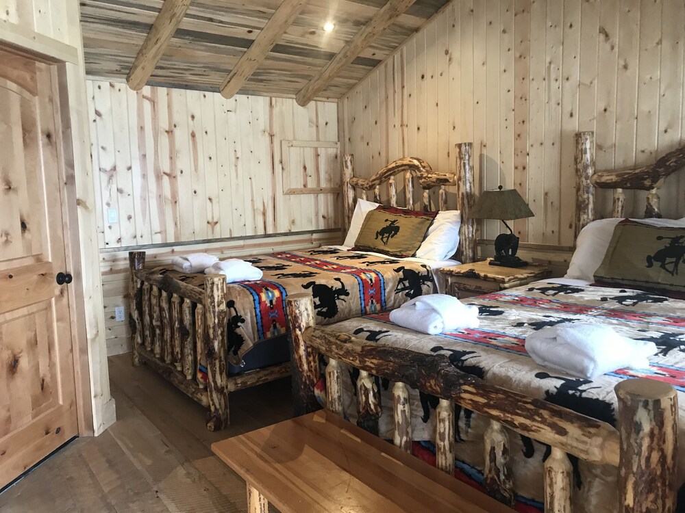 Heart 6 Ranch in Moran | Best Rates & Deals on Orbitz