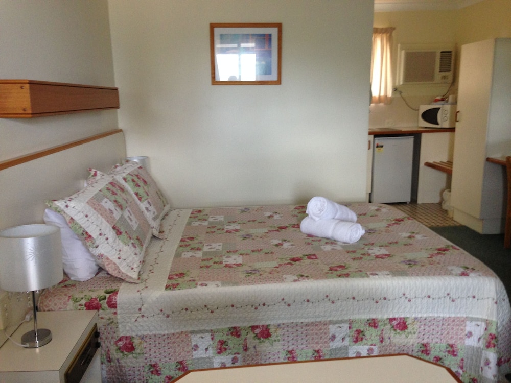 Country Rose Motel Warwick: Deals & Reviews (Warwick, AUS) | Wotif
