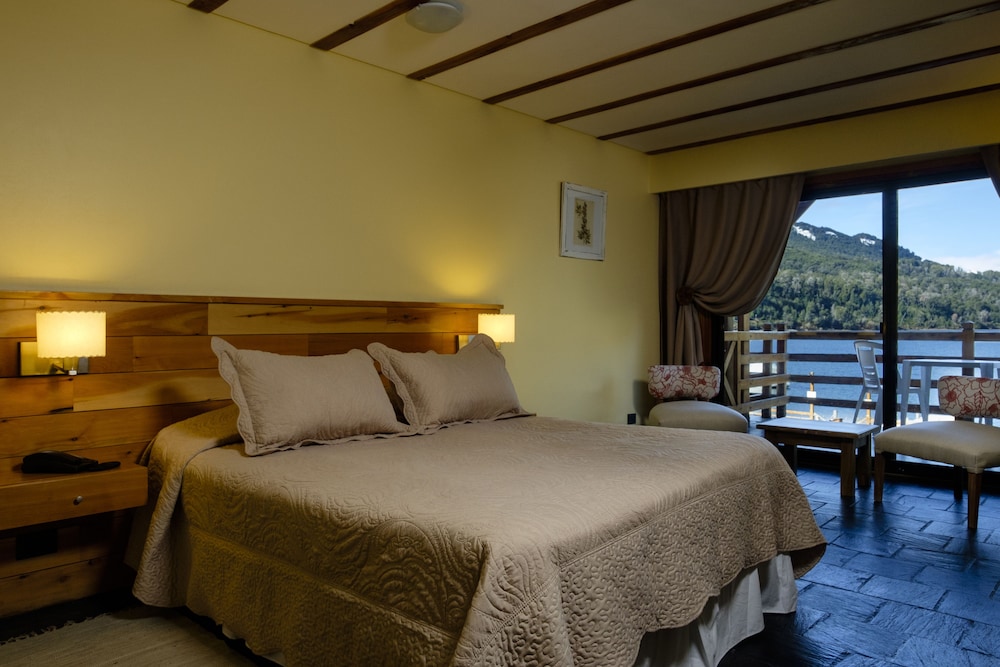 Bahia Manzano Resort: AU$443 Deals & Reviews (Villa La Angostura, ARG ...