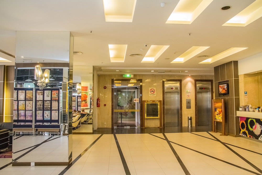 Premier Hotel, Sibu: Room Prices & Reviews | Travelocity