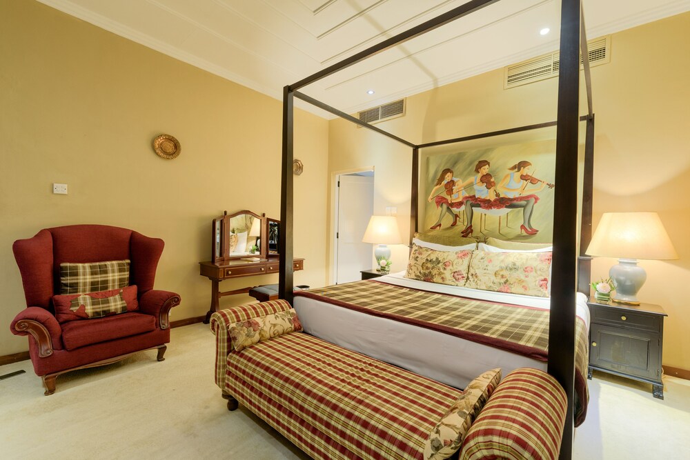 Hunas Falls Hotel in Central Province | Best Rates & Deals on Orbitz