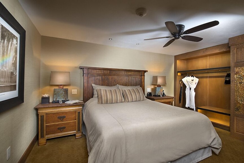 The Keeter Center at College of the Ozarks, Hollister: Room Prices ...