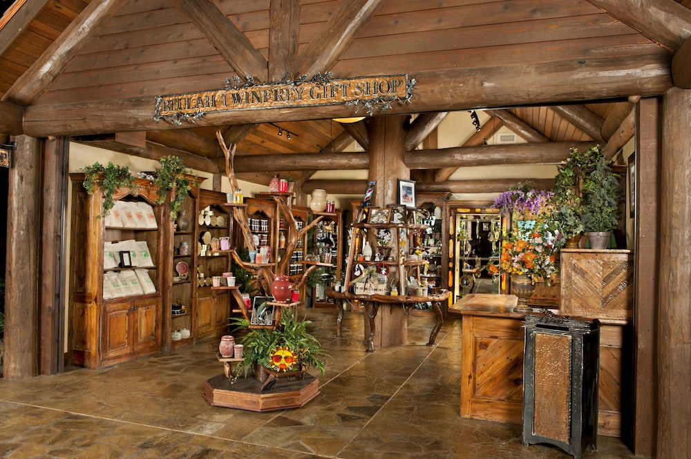 The Keeter Center at College of the Ozarks, Hollister: Room Prices ...