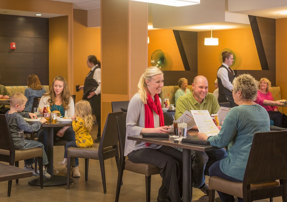 Prairie Meadows Casino, Racetrack & Hotel in Des Moines | Best Rates ...