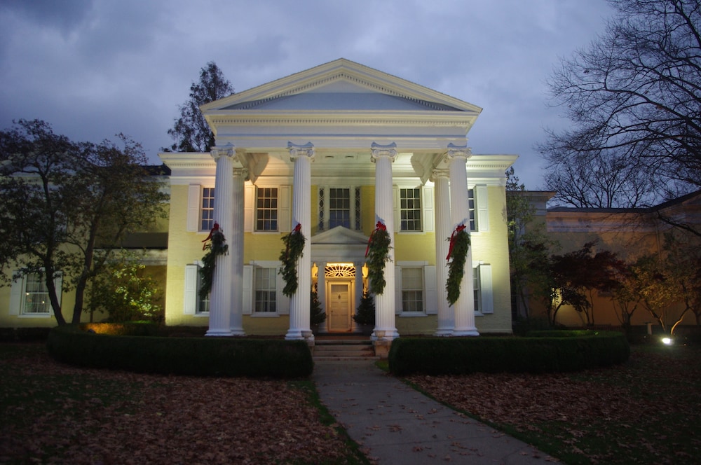 Oglebay Resort & Conference Center, Wheeling: $98 Room Prices & Reviews ...