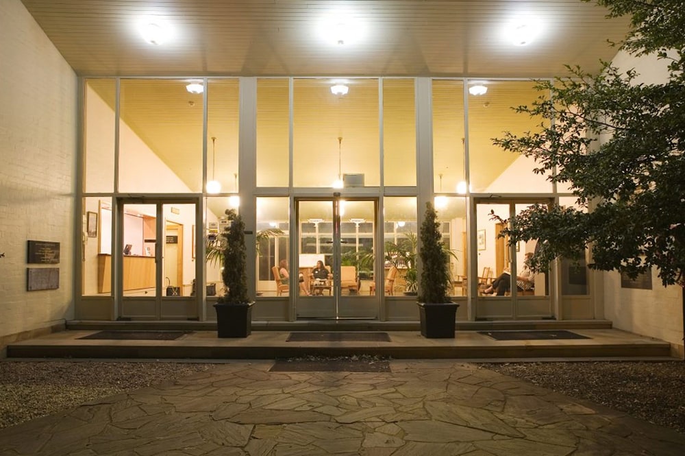 ANU - University House Hotel, : Room Prices & Reviews | Travelocity