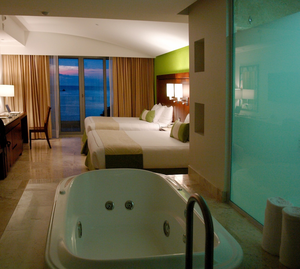 Azul Ixtapa Grand All Suites Spa & Convention Center All Inclusive in ...