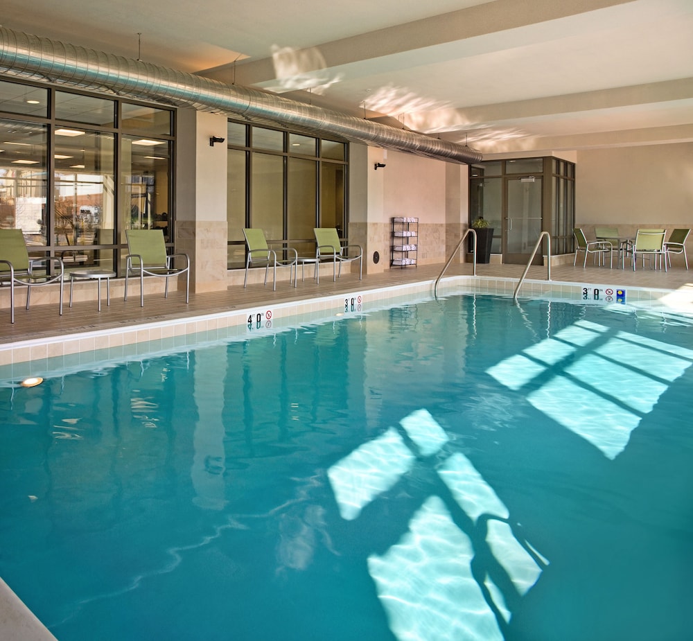 Hampton Inn & Suites Pittsburgh/Waterfront-West Homestead in Pittsburgh ...