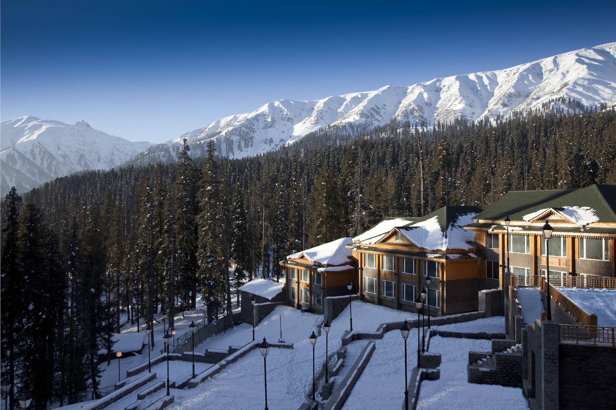 TOP Hotels in Srinagar | Expedia.co.in