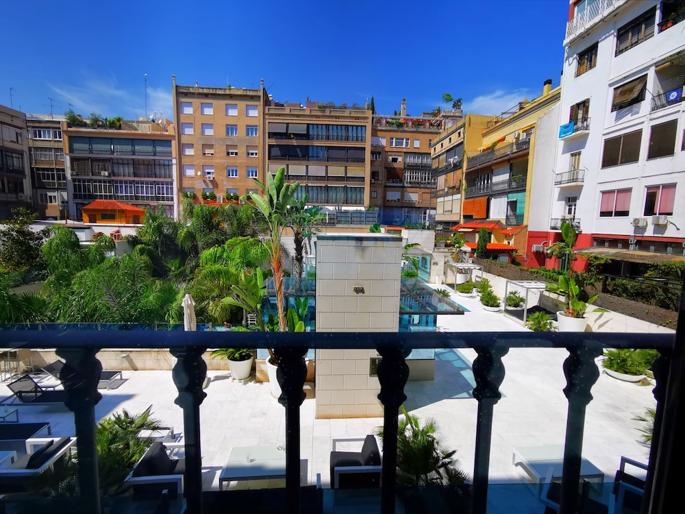 Hotel Indigo Barcelona - Plaza Catalunya, an IHG Hotel in Barcelona ...
