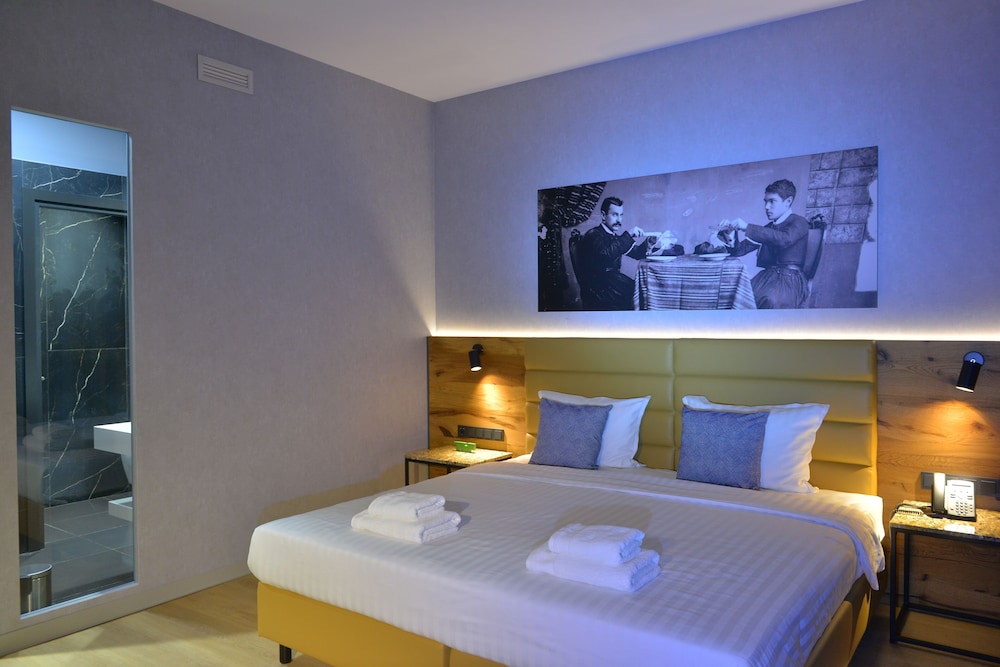 mk hotel tirana: AU$144 Deals & Reviews (Preze, ALB) | Wotif