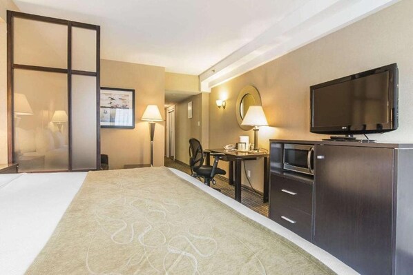 Book Quality Inn Downtown in Montreal | Hoteles.com