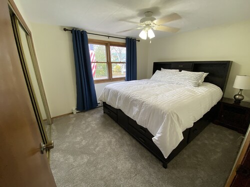 Alaskana - Walk To Downtown, 3 Bedroom Upper Apt - Fairbanks, AK