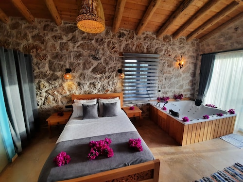 Honeymoon Villa With Nature In Kalkan / Patara - Ova