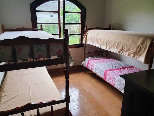 Casa Grande E Arejada No Itaguá/ubatuba - Ubatuba