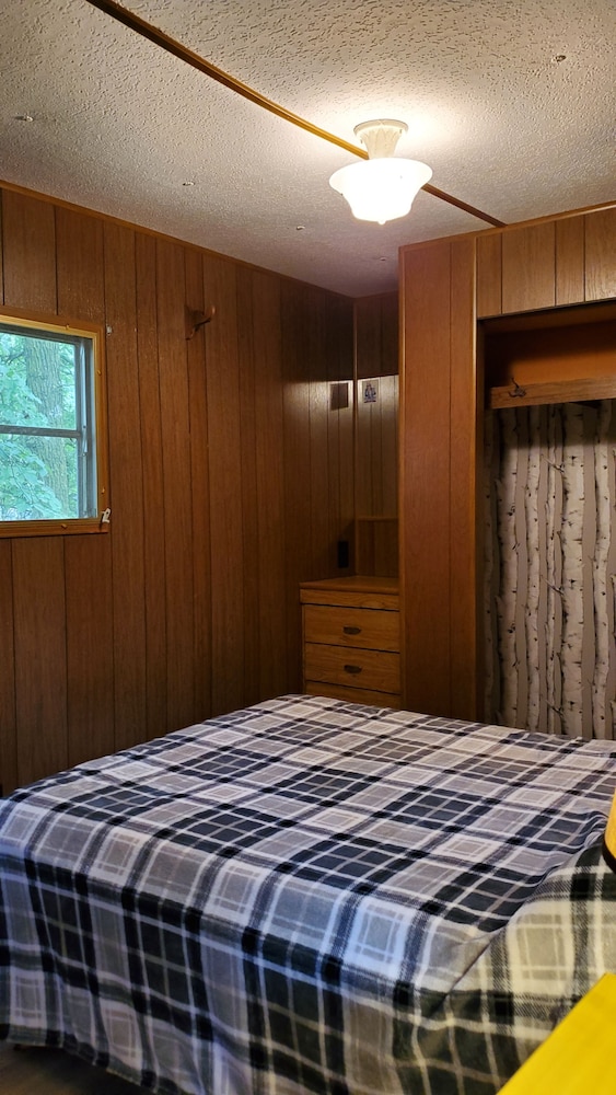 Comfortable & clean cabin on beautiful 3rd Crow Wing Lake in Hubbard ...
