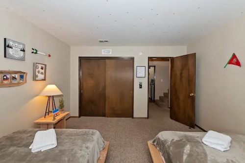 Crestline Cabin, Great View. Mins To Lake Gregory! - Crestline, CA