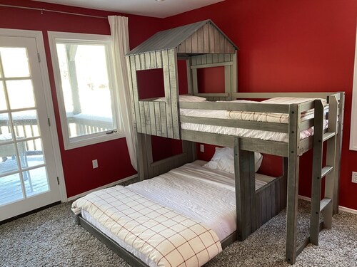 The Modern Treehouse - Lake Arrowhead, CA