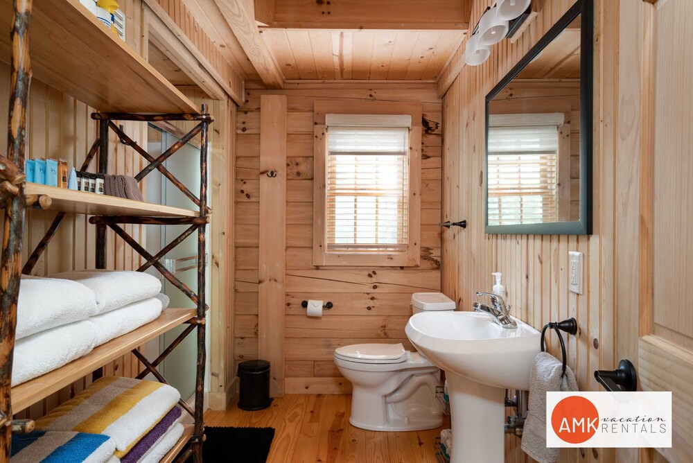 Wander Inn - Updated Log Cabin near shared beach - Allegan County | Vrbo