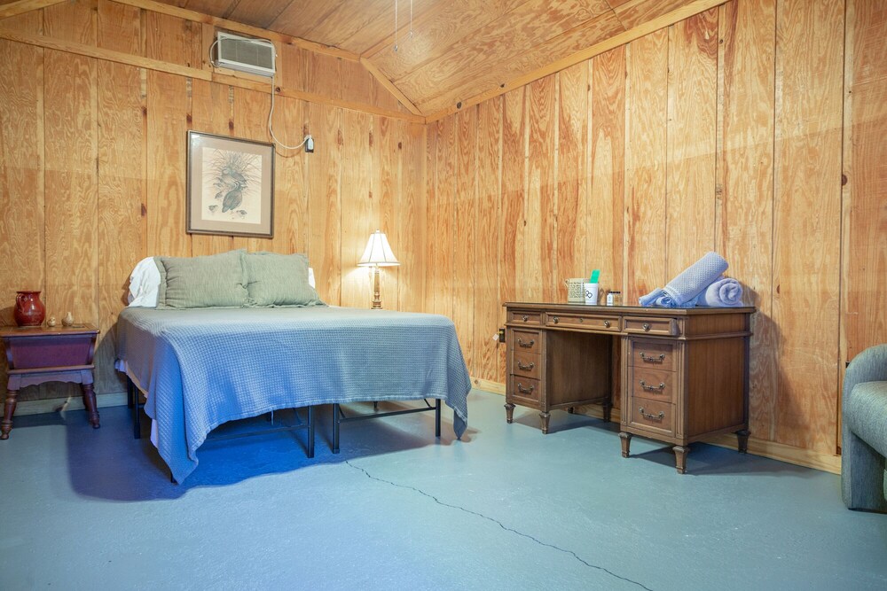 1rm cabin, shared bth house, at Kick Back Ranch. in Ramer | Best Rates ...