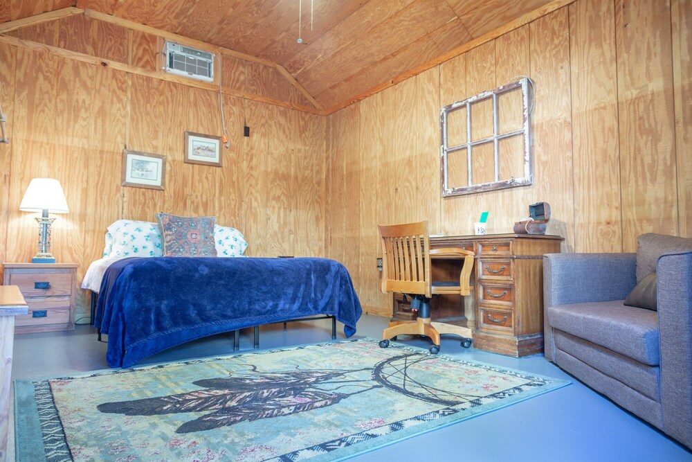 1rm cabin, shared bth house, at Kick Back Ranch. in Ramer | Best Rates ...