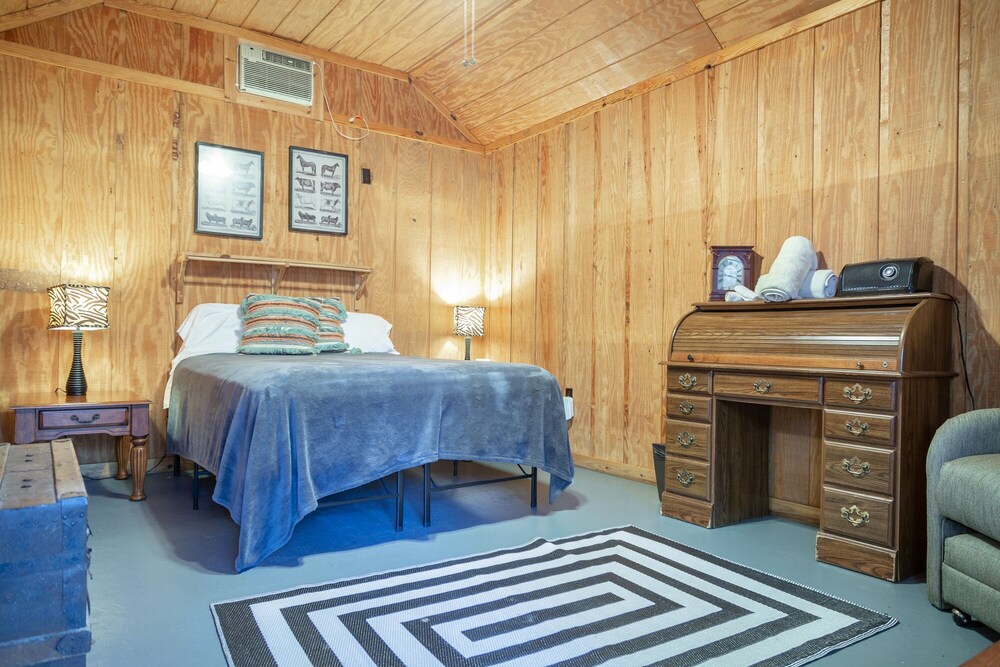 1rm cabin, shared bth house, at Kick Back Ranch. in Ramer | Best Rates ...