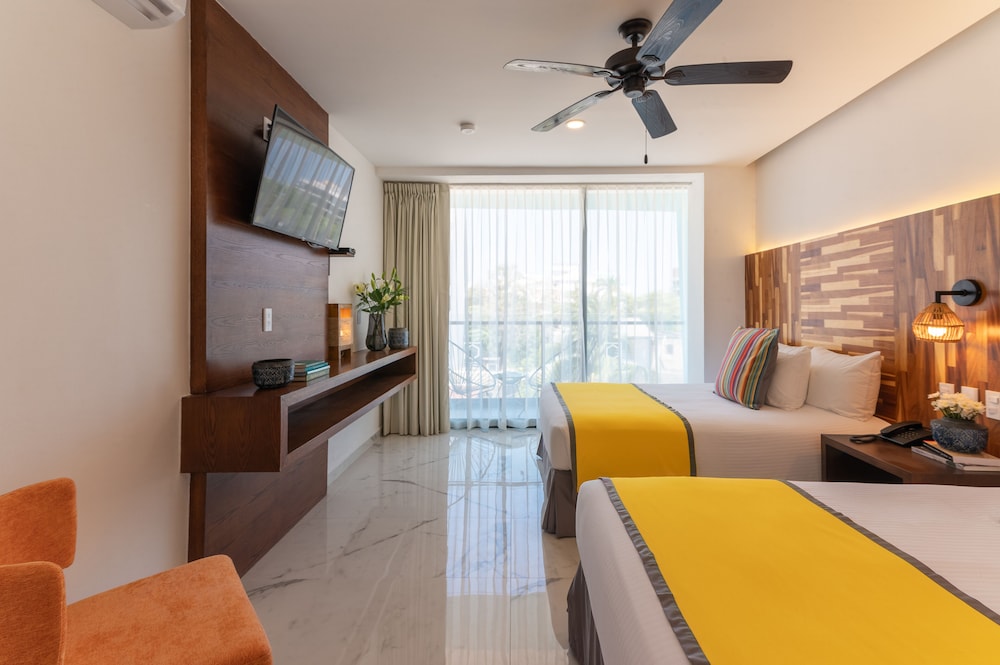 Marvic Hotel , Playa del Carmen: $42 Room Prices & Reviews | Travelocity