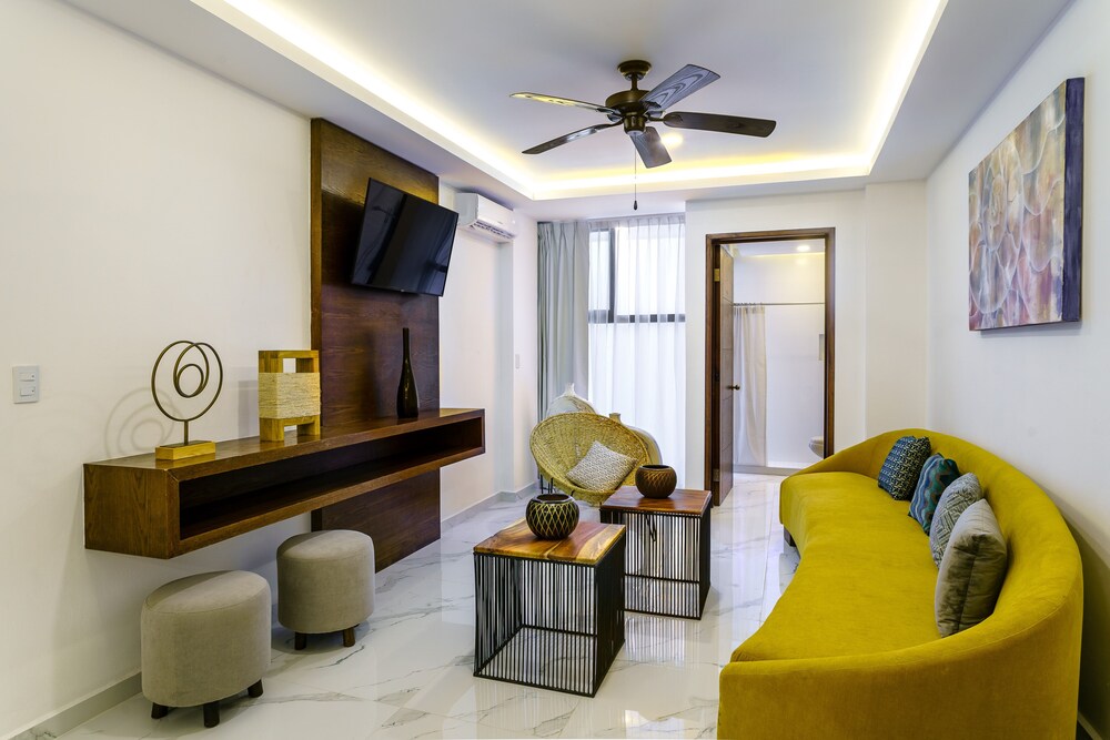 Marvic Hotel , Playa del Carmen: $42 Room Prices & Reviews | Travelocity