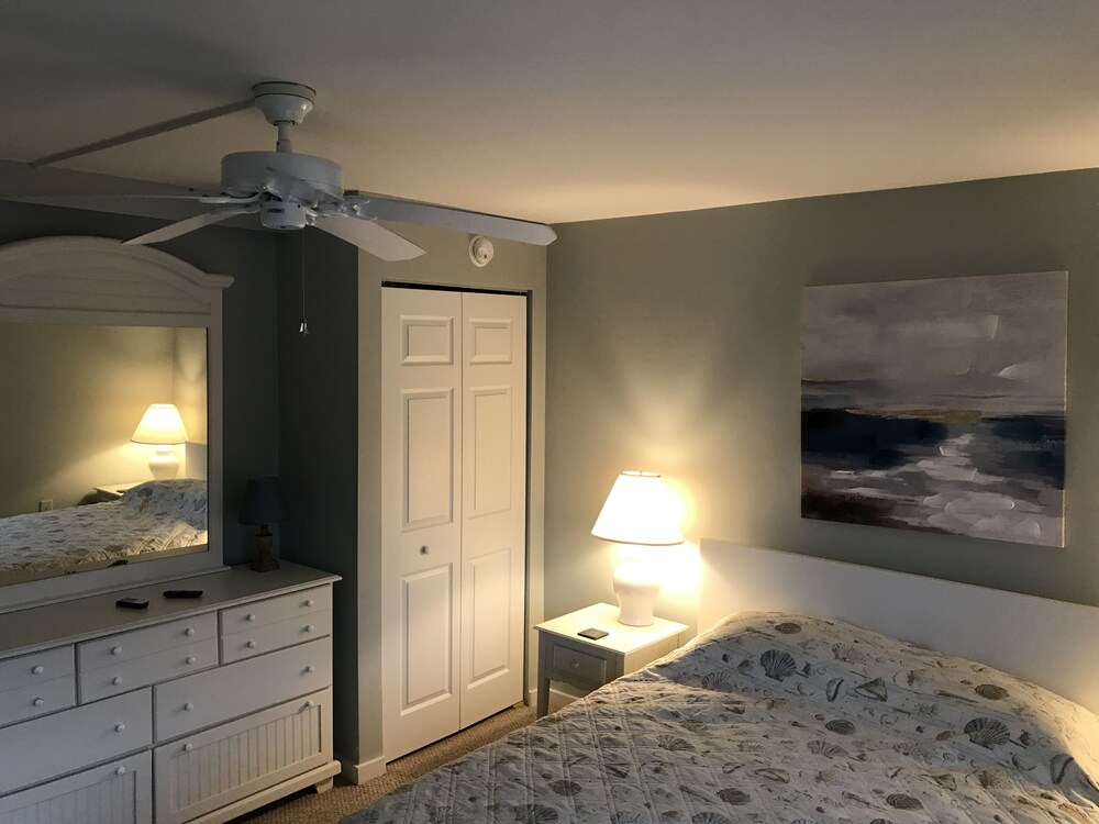 Beachfront top flr 1 br condo at Summer Sands - Wildwood Crest | Vrbo