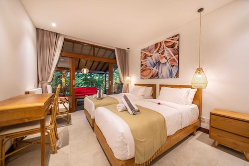 Jungle Paradise 3br Wooden Villa Near Ubud - Gianyar
