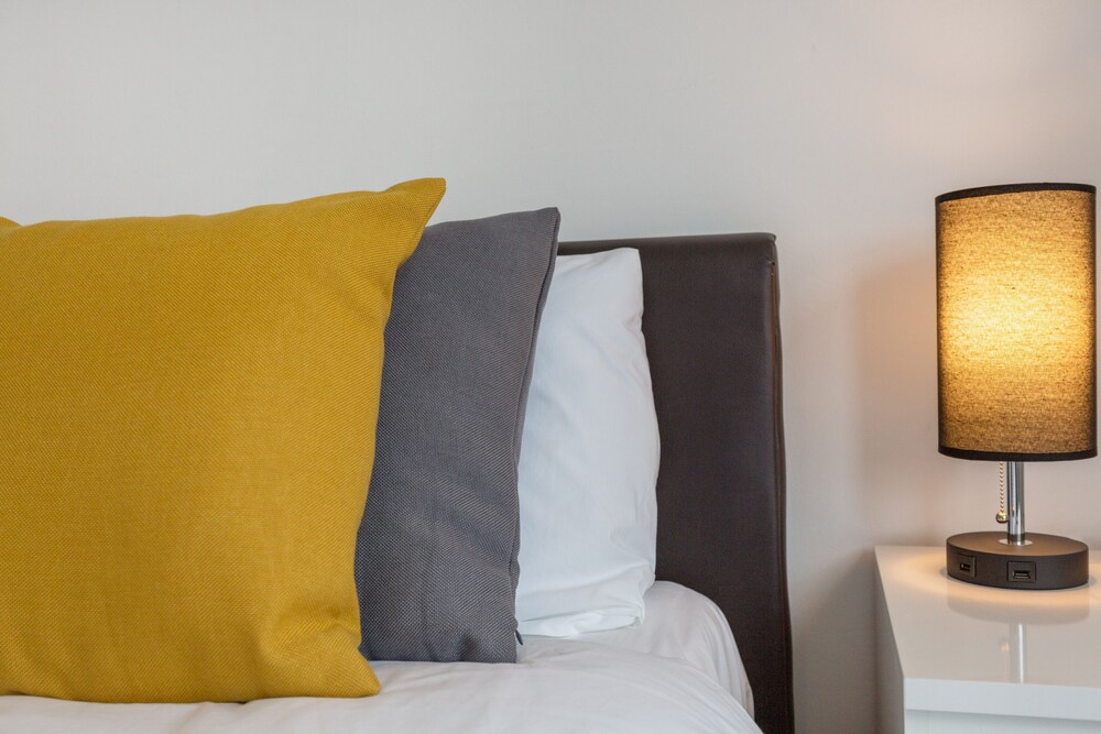 Double Basement Room with Free Parking and Wi-Fi - Nottingham | Vrbo