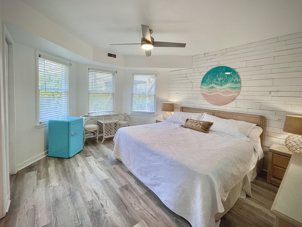 Oceanfront 4 bedroom Salvo Sandcastle * Hot Tub - Salvo | Vrbo