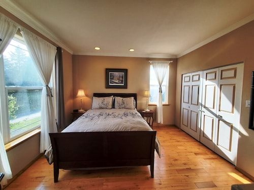 Stargazer - Luxury Master Suite With Ocean Views - Shelter Cove, CA
