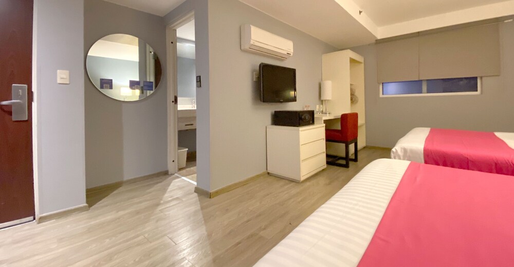 Hotel MX Forum Buenavista in Mexico City | Best Rates & Deals on Orbitz