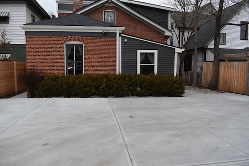 5,000 Sq.ft. Historic Fletcher Place Home—heart Of Downtown Indy & Fountain Sqr! - Indianapolis, IN