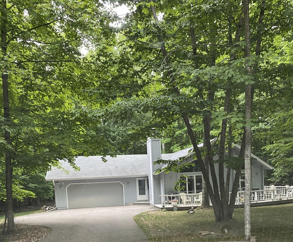 Snowed Inn All Season Vacation Home in Beautiful Michaywe Gaylord ...