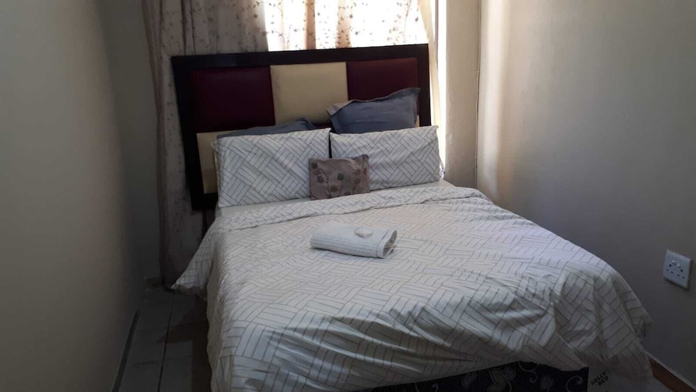 C- Land Guest house Meyerton: AU$21 Deals & Reviews (Johannesburg ...