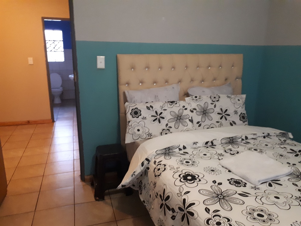 C- Land Guest house Meyerton: AU$21 Deals & Reviews (Johannesburg ...
