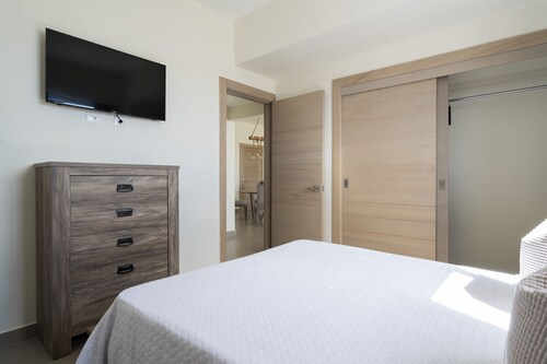 ®4br{lux~view}@downtown Sd +Pool+gym+family - Saint-Domingue