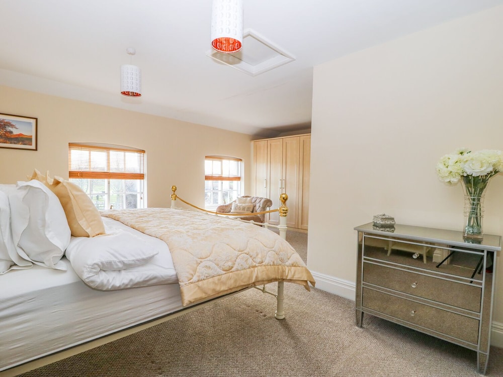 TUFT HOUSE, family friendly, luxury holiday cottage in Hovingham ...