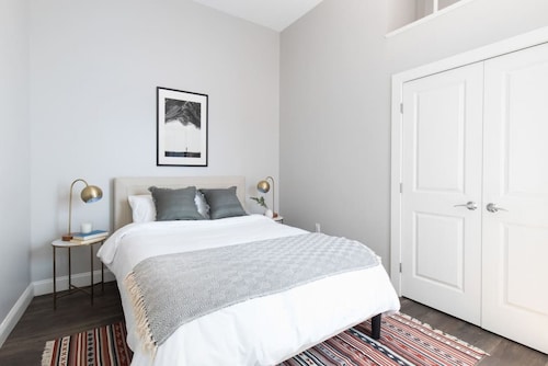 Washer/dryer In-unit! Close To Mgh & Beacon Hill - Boston, MA
