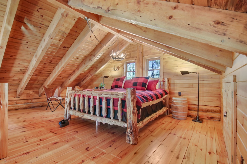 LodgeLife Springbrook - Unwind in Nature Lux Log Cabin in the Heart of ...