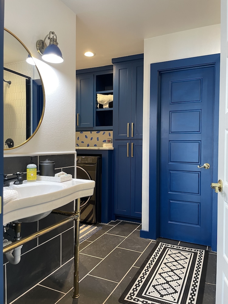 The Rove at L5 | wander and stay - Johnson County | Vrbo