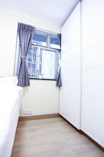 Newly Renovated 2 Bedrooms @ Fortress Hill Mtr Station - Hong Kong