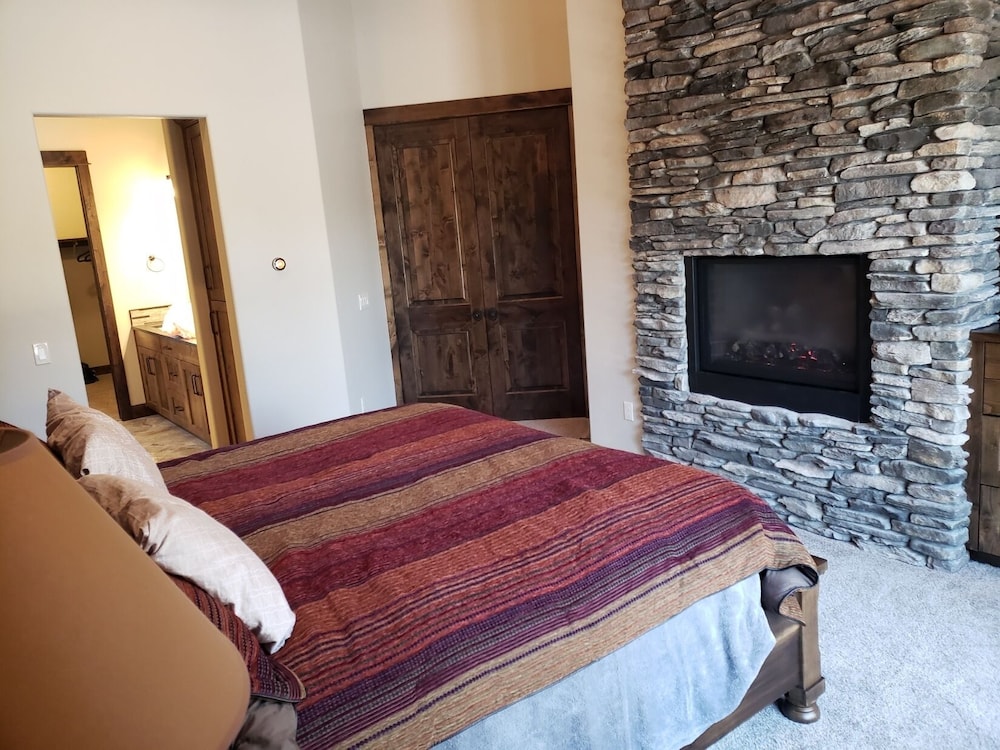 New Caldera Springs Luxury Home - Sunriver | Vrbo