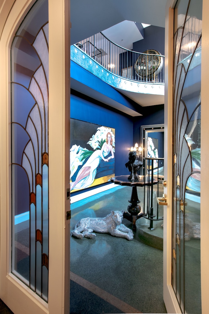 The Gatsby Penthouse - St. Louis | Vrbo
