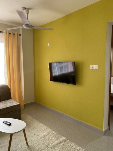 Nyali Cinemax -Close To Msa Cbd,1br, Ac Extra Cost - Mombasa