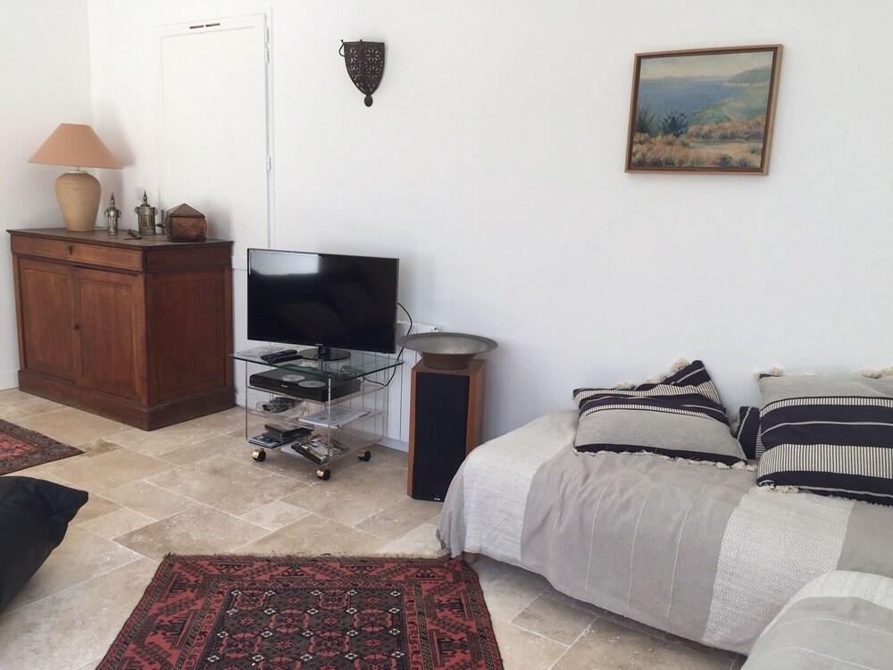 House with courtyard 2-4 persons in Loix - Loix | Vrbo