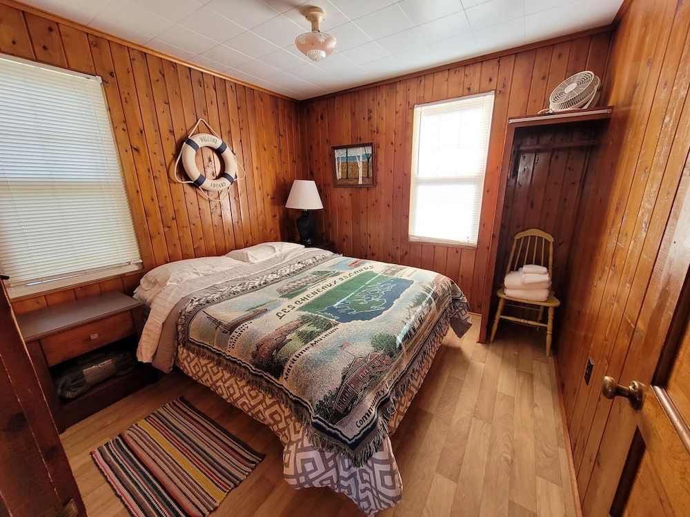Rainbow Cabins (Blue Cabin #2) - Cedarville | Vrbo