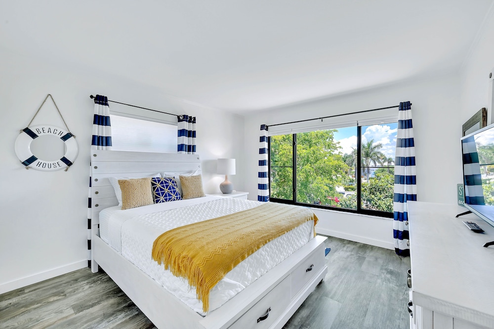 Waterfront/Pool mins to Siesta Key Beach- bikes/kayaks/SUPs incl-paddle ...